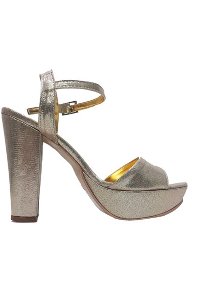 Rojino 2220 Parlak Deri 30MM Platform Topuklu Kadın Sandalet Rojino 2220 Parlak Deri 30MM Platform Topuklu Kadın Sandalet