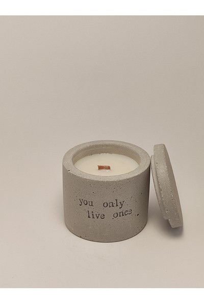 Nostra Regalo ''you Only Live Once'' Mottolu Vanilya Kokulu Gri Beton Soya Mum Nostra Regalo ''you Only Live Once'' Mottolu Vanilya Kokulu Gri Beton Soya Mum