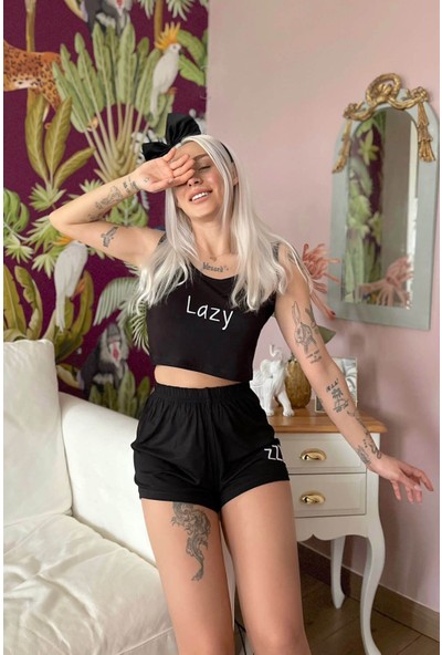 Pijama Evi Siyah Lazy Baskılı Crop Örme Ip Askı Şortlu Pijama Takımı