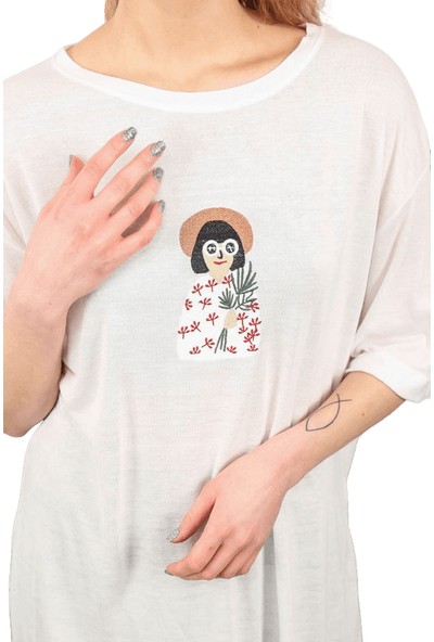 zeyneri Beyaz Renk Kadın Desenli Penye Kumaş Kadın Tişört