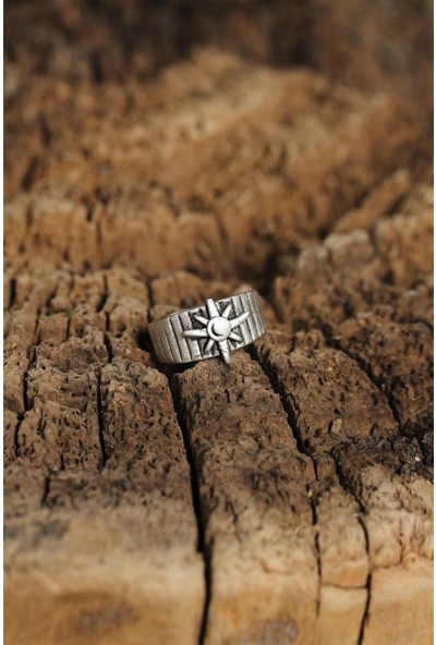 Clariss Otantik Kutup Yıldızı Tasarımlı Ayarlamalı Kadın Yüzük