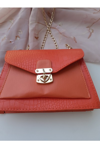 Perla Design Kadın Piramid Çevirmeli Klipsli Omuz Çantası Perla Design Kadın Piramid Çevirmeli Klipsli Omuz Çantası