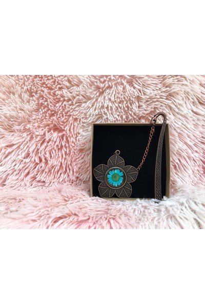 Lotus Yaşayan Mavi Papatya Kitap Ayracı Lotus Yaşayan Mavi Papatya Kitap Ayracı