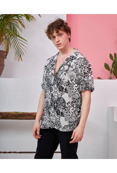 Desenli Kısa Kollu Oversize Gömlek