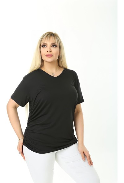 Bomestida Kadın Siyah Büyük Beden Yandan Büzgülü V Yaka Bluz Bomestida Kadın Siyah Büyük Beden Yandan Büzgülü V Yaka Bluz