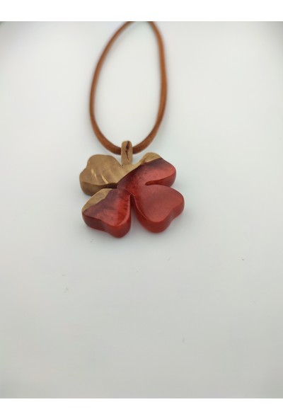 Bayamo Yonca Figürlü Epoksi Kolye