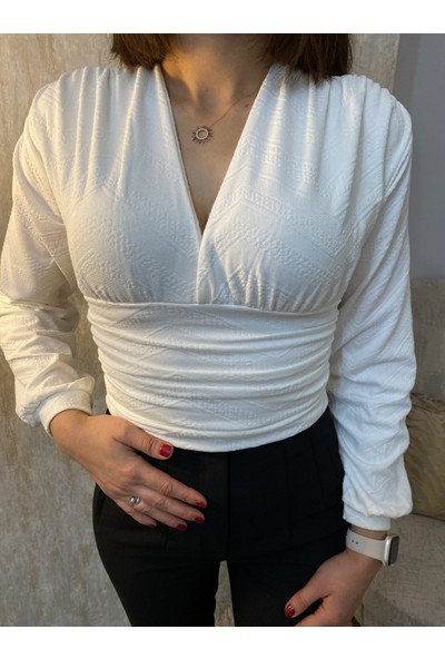 Nur Sandıkçı Fashion Derin V Yaka Bluz