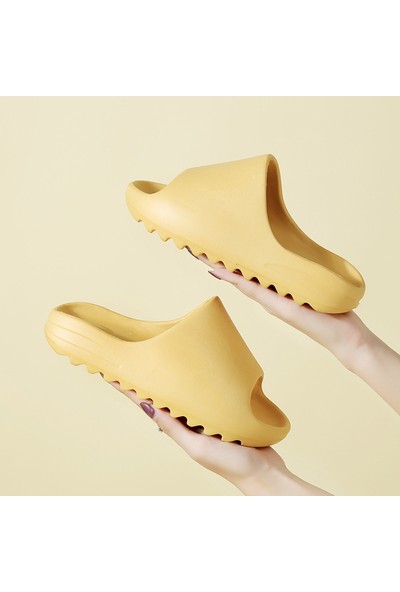 2022 Yaz Modası Yumuşak Terlikler Lüks Eva Terlikleri Ev Kaydırağı Plaj Sandaletleri Ev Erkek Terlikleri