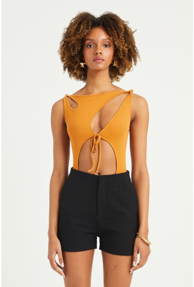 IAMNOTBASIC Kadın Hardal Dekolteli Askılı Riley Bodysuit IAMNOTBASIC Kadın Hardal Dekolteli Askılı Riley Bodysuit