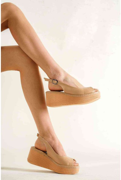 Kadın Günlük Dolgu Topuklu Sandalet OB3010C Kadın Günlük Dolgu Topuklu Sandalet OB3010C