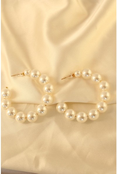 Clariss Gold Renk Halka Model Büyük Boy Incili Çift Küpe Clariss Gold Renk Halka Model Büyük Boy Incili Çift Küpe