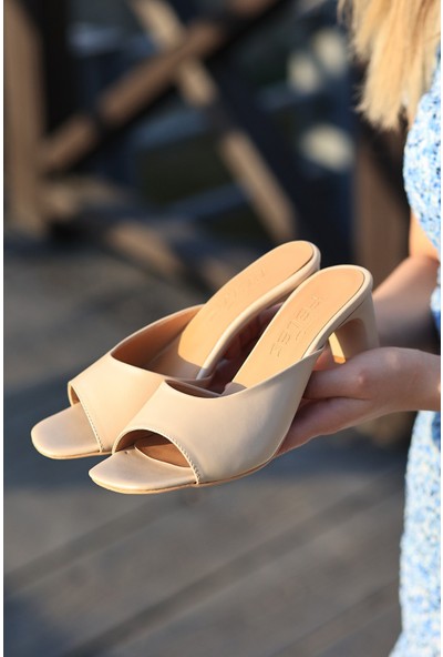 Adhe Ten Cilt Topuklu Terlik