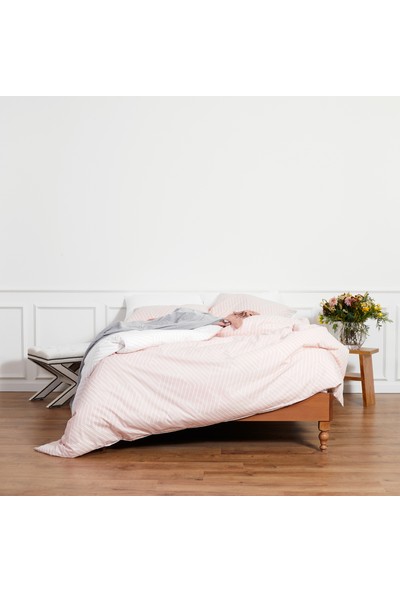 Leruum London Oslo %100 Pamuk Battal Boy Nevresim Ve 2 Adet Yastık Kılıfı Seti Toz Pembe Blush Çizgili Çift Yönlü 240x220 Leruum London Oslo %100 Pamuk Battal Boy Nevresim Ve 2 Adet Yastık Kılıfı Seti Toz Pembe Blush Çizgili Çift Yönlü 240x220
