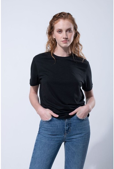 IAMNOTBASIC Kadın Siyah Flamlı Boyfriend Tişört