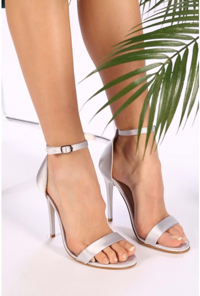 Kadın Gümüş Saten Tek Bantlı Topuklu Ayakkabı