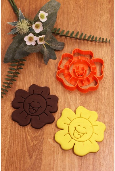 Gülen Çiçek Kurabiye Kalıbı ve Hamur Şekillendirici