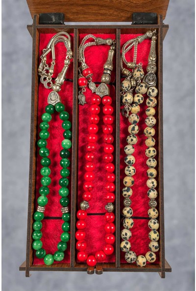 Tesbihkenti Ahşap Kutuda 3'lü Mercan Yeşim ve Jasper Doğal Taş Tesbih Tesbihkenti Ahşap Kutuda 3'lü Mercan Yeşim ve Jasper Doğal Taş Tesbih