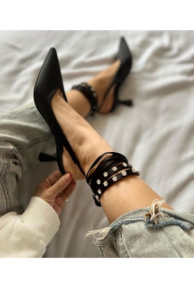 Pink Stiletto Sivri Burun Bilekten Bağlı Arı Hal Hallı Pink Stiletto Sivri Burun Bilekten Bağlı Arı Hal Hallı