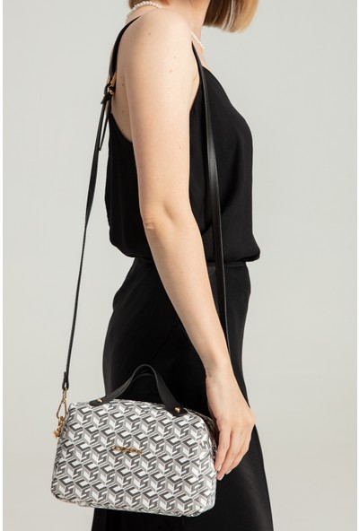 Elatae Ccs London Kadın Omuz Askılı Çapraz Baget Çanta Beyaz 10074 Elatae Ccs London Kadın Omuz Askılı Çapraz Baget Çanta Beyaz 10074