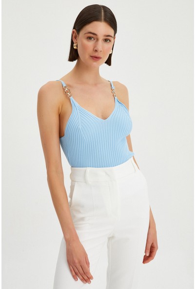 Parkkaron Kadın Zincir Detaylı Askılı V Yaka Triko Bluz