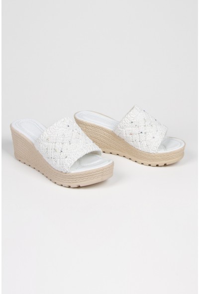 Mubiano Torino Beyaz Kadın Dantel Detay Örgü Nakışlı Dolgu Topuk Terlik Mubiano Torino Beyaz Kadın Dantel Detay Örgü Nakışlı Dolgu Topuk Terlik