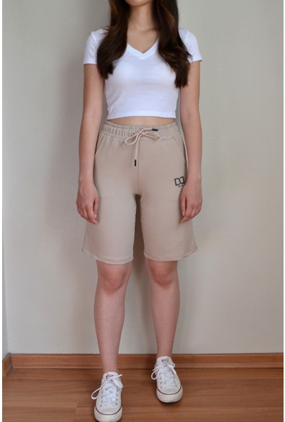 Kadın Pamuklu Kaliteli Beli Lastikli Bağlamalı Cepli Spor Rahat Büyük Beden Bej Uzun Bermuda Şort