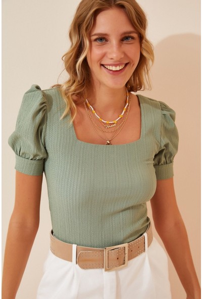 Tomms Kadın Kare Yaka Balon Kollu Örme Bluz BLZKRYKA-2805 Tomms Kadın Kare Yaka Balon Kollu Örme Bluz BLZKRYKA-2805