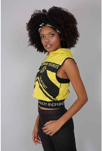 Banada Moda Baskılı Sırt Detaylı Kapüşonlu Kolsuz Crop Sweatshirt Banada Moda Baskılı Sırt Detaylı Kapüşonlu Kolsuz Crop Sweatshirt