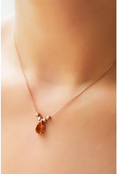 Papatya Silver 925 Ayar Gümüş Rose Kaplama Turuncu Damla Kenarları Çift Dorica Toplu Kolye Papatya Silver 925 Ayar Gümüş Rose Kaplama Turuncu Damla Kenarları Çift Dorica Toplu Kolye