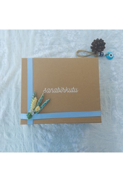 Sana Bir Kutu Büyük Boy Sert Mukavva Kraft Hediye Kutusu Kırpık Kağıt ve Kapak Süsü Dahil (25X30X12) Sana Bir Kutu Büyük Boy Sert Mukavva Kraft Hediye Kutusu Kırpık Kağıt ve Kapak Süsü Dahil (25X30X12)