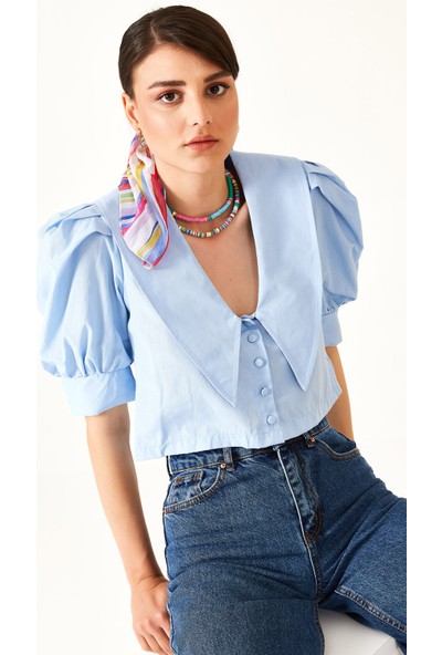 Oshebu Kadın Bebe Yaka Balon Kollu Crop Gömlek Oshebu Kadın Bebe Yaka Balon Kollu Crop Gömlek
