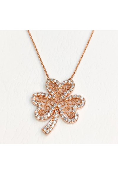 Oriental Taşlı Yonca Gümüş Rose Kolye Oriental Taşlı Yonca Gümüş Rose Kolye