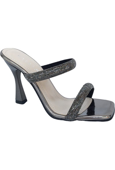 Massima 1360 Taşlı Platin Bayan Terlik Massima 1360 Taşlı Platin Bayan Terlik