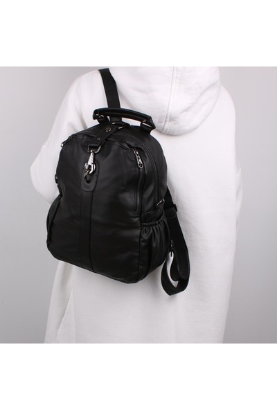 Bagacar M512 4 Gözlü Yan Cepli Siyah Yıkama Deri Bayan Sırt Çantası Bagacar M512 4 Gözlü Yan Cepli Siyah Yıkama Deri Bayan Sırt Çantası
