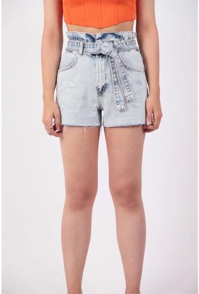 Coral Kuşaklı Dizüstü Yırtık Kot Şort Buz Mavi