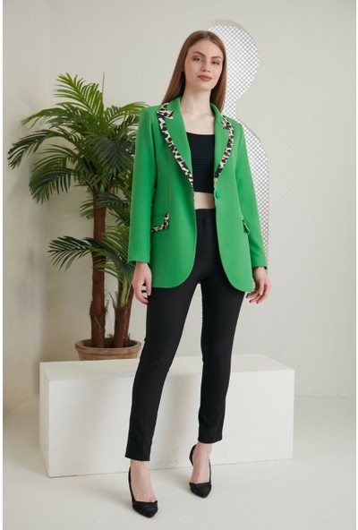 EmreDenBak Emredenbak Yaka Leopar Detaylı Düğme Kapamalı Şık Yeni Moda Blazer Ceket EmreDenBak Emredenbak Yaka Leopar Detaylı Düğme Kapamalı Şık Yeni Moda Blazer Ceket
