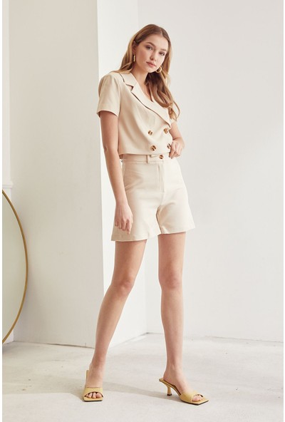 The Jojo Design Crop Fit Kısa Kollu Ceket ve Mini Şort Takım The Jojo Design Crop Fit Kısa Kollu Ceket ve Mini Şort Takım