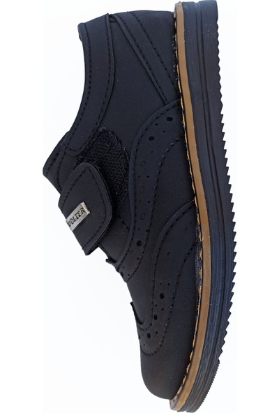 Ayakkabı. Çocuk Ayakkabı Klasik Model.