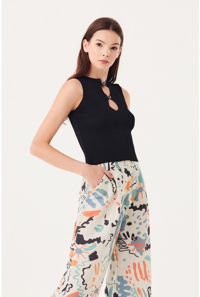 Fitilli Japone Kol Önü Taş Detaylı Triko Bluz Fitilli Japone Kol Önü Taş Detaylı Triko Bluz