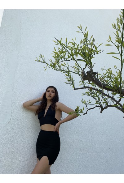 Türkan Store Siyah Tek Yırtmaçlı Mini Etek Türkan Store Siyah Tek Yırtmaçlı Mini Etek