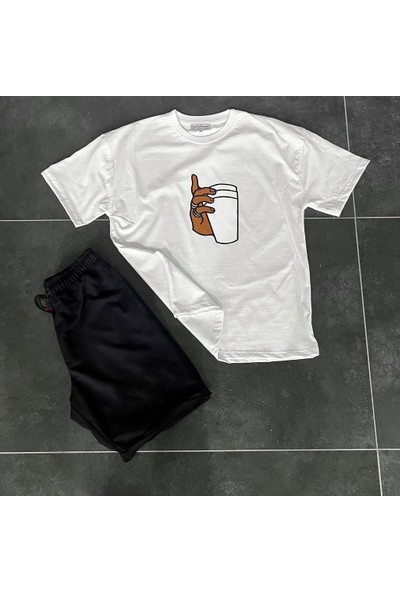 Be Original Paper Cup Baskılı Beyaz T-Shirt ve Siyah Şort Sporcu Kombin Be Original Paper Cup Baskılı Beyaz T-Shirt ve Siyah Şort Sporcu Kombin