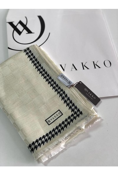Vakko Yeni Sezon Dama Kazayağı Desen Şal Vakko Yeni Sezon Dama Kazayağı Desen Şal