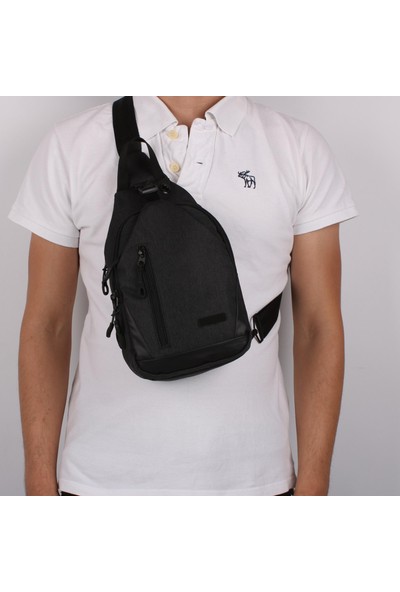 Bagacar Mega Model 1014 Siyah Kulaklıklı Body Bag Omuz Çantası Bagacar Mega Model 1014 Siyah Kulaklıklı Body Bag Omuz Çantası