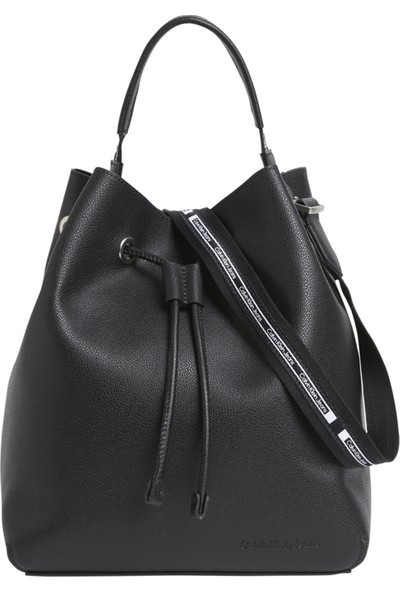 Calvin Klein K60K609659 Siyah Kadın Hobo Çanta Calvin Klein K60K609659 Siyah Kadın Hobo Çanta
