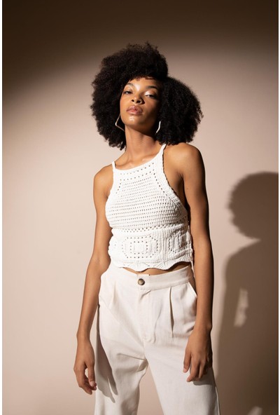 DeFacto Slim Fit Halter Yaka Kroşe Örgü Triko Atlet Y1585AZ22SM DeFacto Slim Fit Halter Yaka Kroşe Örgü Triko Atlet Y1585AZ22SM