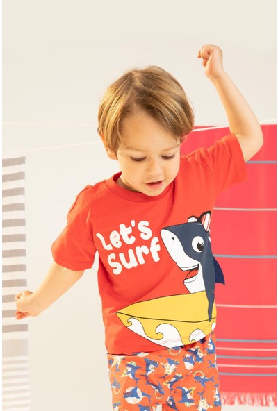 DeFacto Erkek Bebek Tropikal Desenli Regular Fit Bisiklet Yaka Kısa Kollu Tişört X2855A222HS DeFacto Erkek Bebek Tropikal Desenli Regular Fit Bisiklet Yaka Kısa Kollu Tişört X2855A222HS