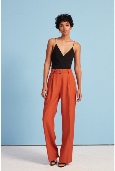 Vatkalı Kemerli Kumaş Pantolon Kiremit