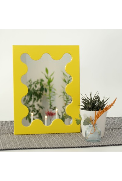 Farbelab Mm1 Dalgalı Kenarlı Sarı Renkli Ahşap Dekoratif Ayna 32X42CM Farbelab Mm1 Dalgalı Kenarlı Sarı Renkli Ahşap Dekoratif Ayna 32X42CM