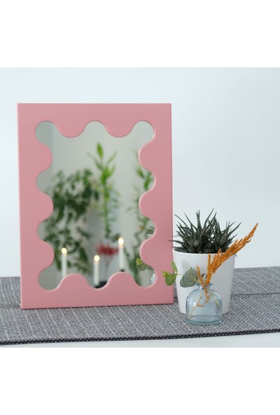 Farbelab Mm1 Dalgalı Kenarlı Pembe Renkli Ahşap Dekoratif Ayna 32X42CM