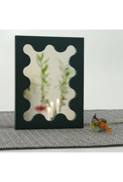 Farbelab Mm1 Dalgalı Kenarlı Yeşil Renkli Ahşap Dekoratif Ayna 24X32CM